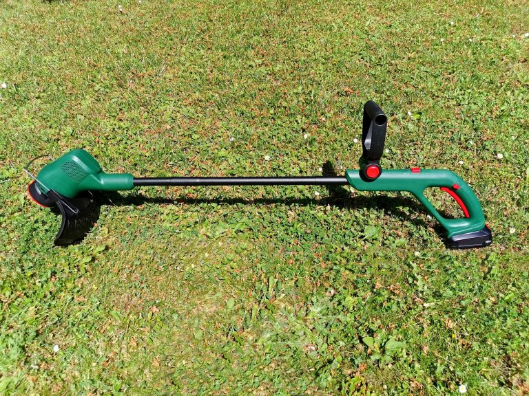 How To Choose a String Trimmer [Buying Guide] – BackyardGadget